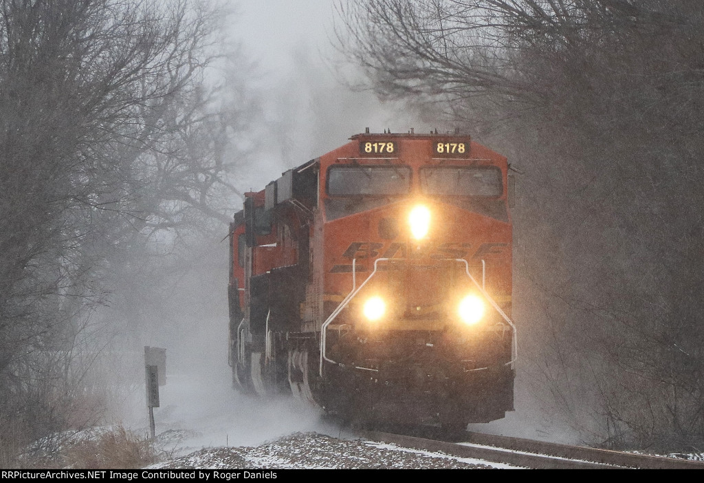 BNSF 8178 AT GAINESVILLE TEXAS